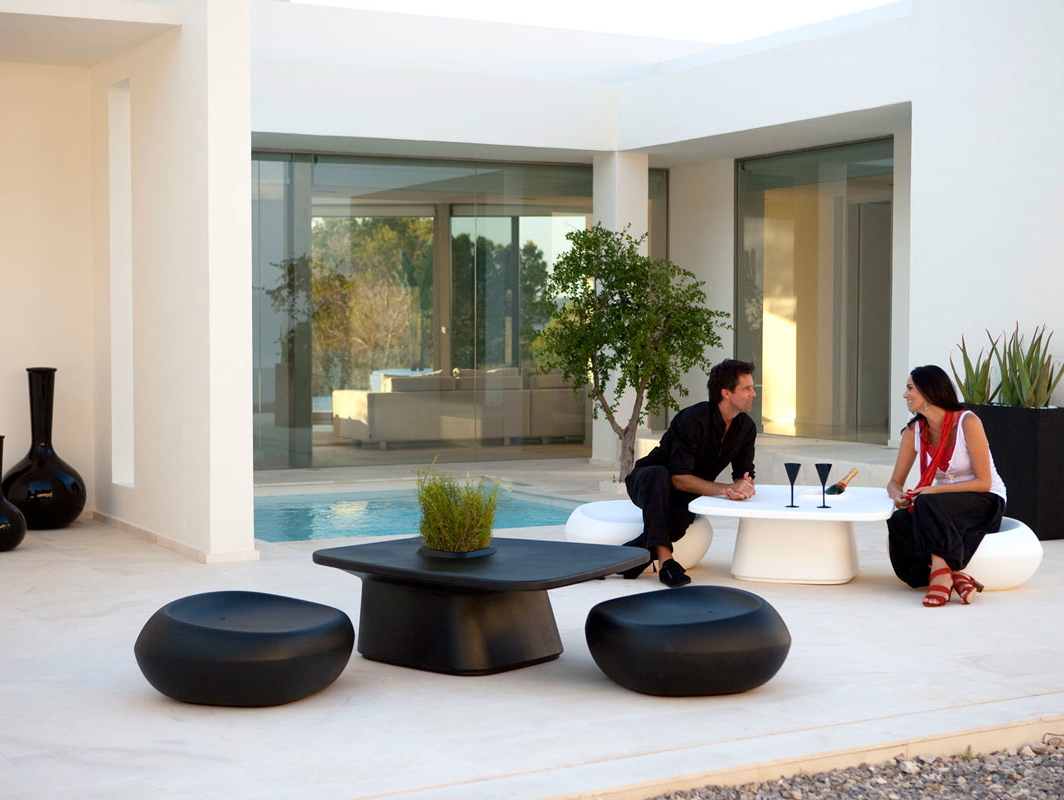 NOMA COFFEE TABLE By Vondom | Core Furniture Online