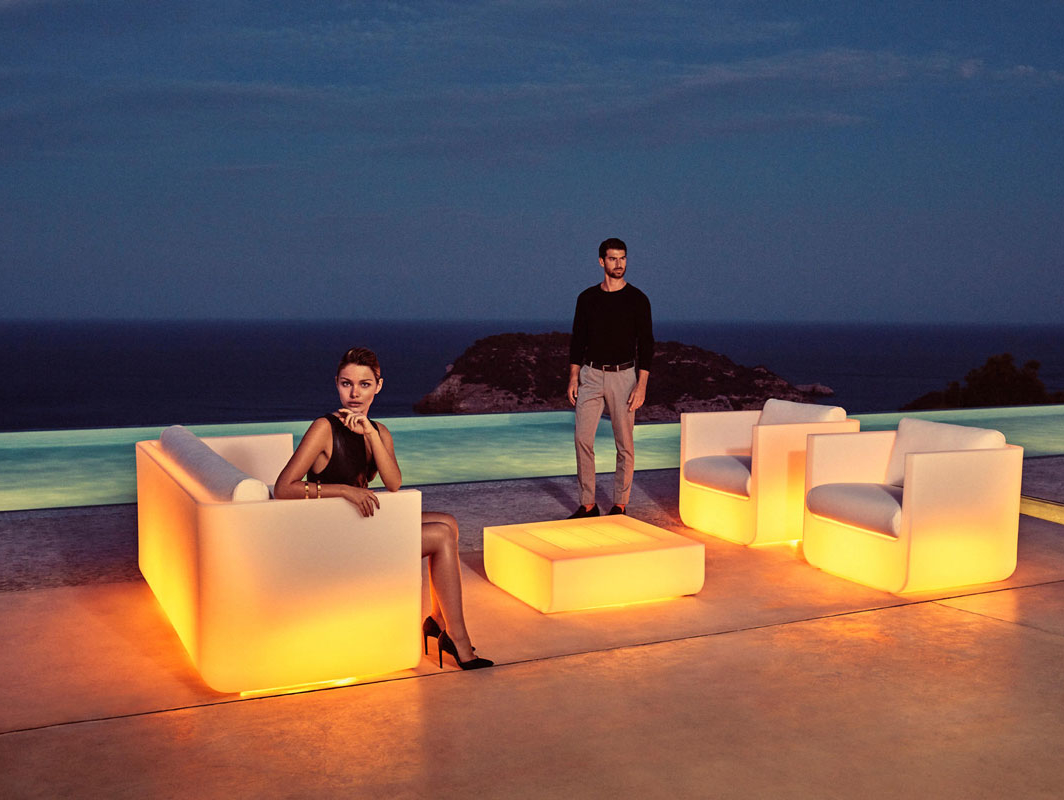 ULM ILLUMINABLE COFFEE TABLE By Vondom | Core Furniture Online