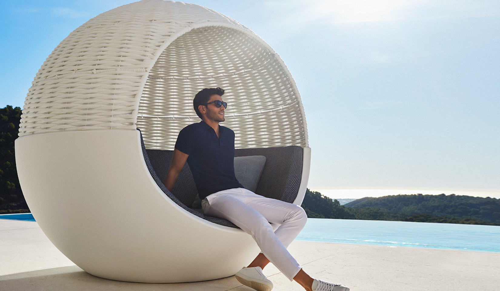 ULM MOON DAYBED By Vondom | Core Furniture Online